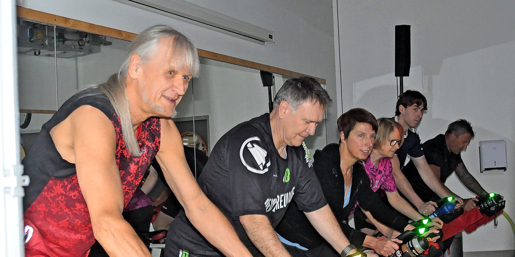 Per Vollsprint aus dem alten Jahr: Fitness-Enthusiasten geben noch ...