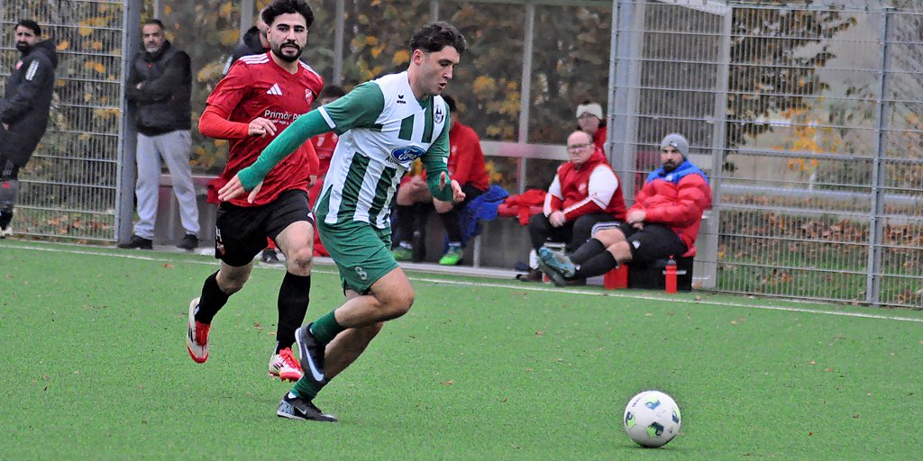 Volle Konzentration: Alfelds Fußballer sind in Neuhof gefordert